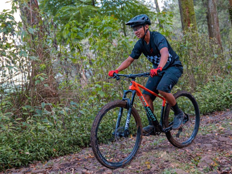 5 Essential Cycling Skills for Beginners - Rodalink