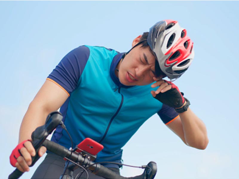 Easy Guide on How to Wash a Bike Helmet for Comfortable Ride - Rodalink