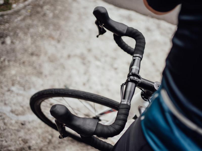 Easy Guide on How to Install Mountain Bike Handlebars - Rodalink