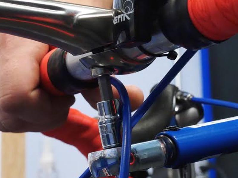 Easy Guide on How to Install Mountain Bike Handlebars - Rodalink