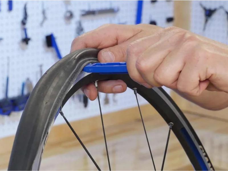 3 Tips on How to Change a Road Bike Tire, Easy Guide - Rodalink