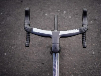 Flat Bar vs Drop Bar Bikes: Comfort, Speed, & Ease - Rodalink