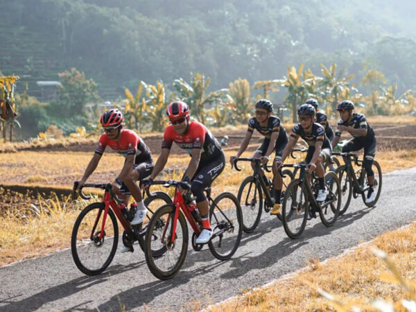 Group Cycling 101: Tips for Safe and Rewarding Adventures - Rodalink