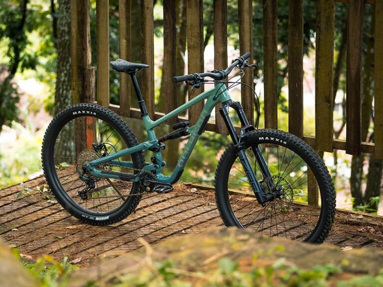 MTB Review: Collosus N7 in Action - Rodalink